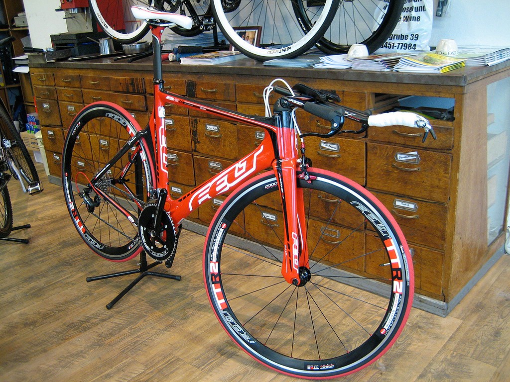 Neu 2010: Felt B2 Triathlonmaschine